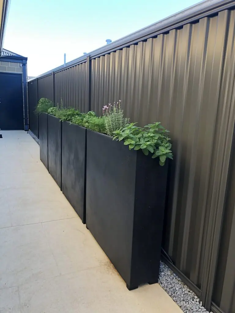 Divider Troughs: Premium Polystone Resin in Varied Finishes